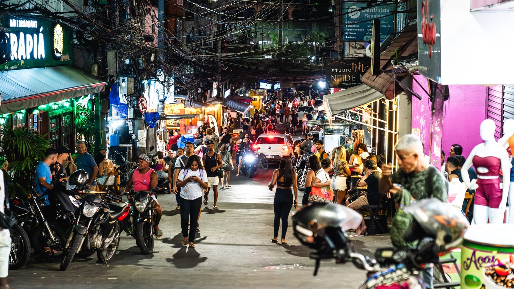 Sob as luzes da Via Ápia da Rocinha - Fala Roça - Notícias da Rocinha